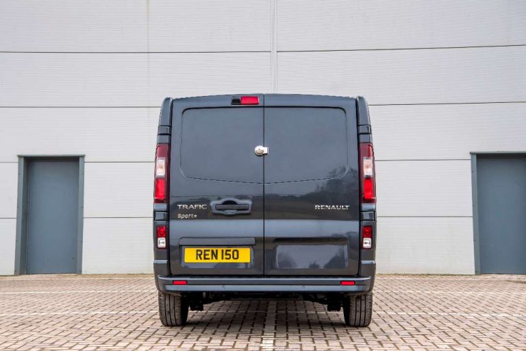 Renault Trafic van review (2026) - Van Reviewer