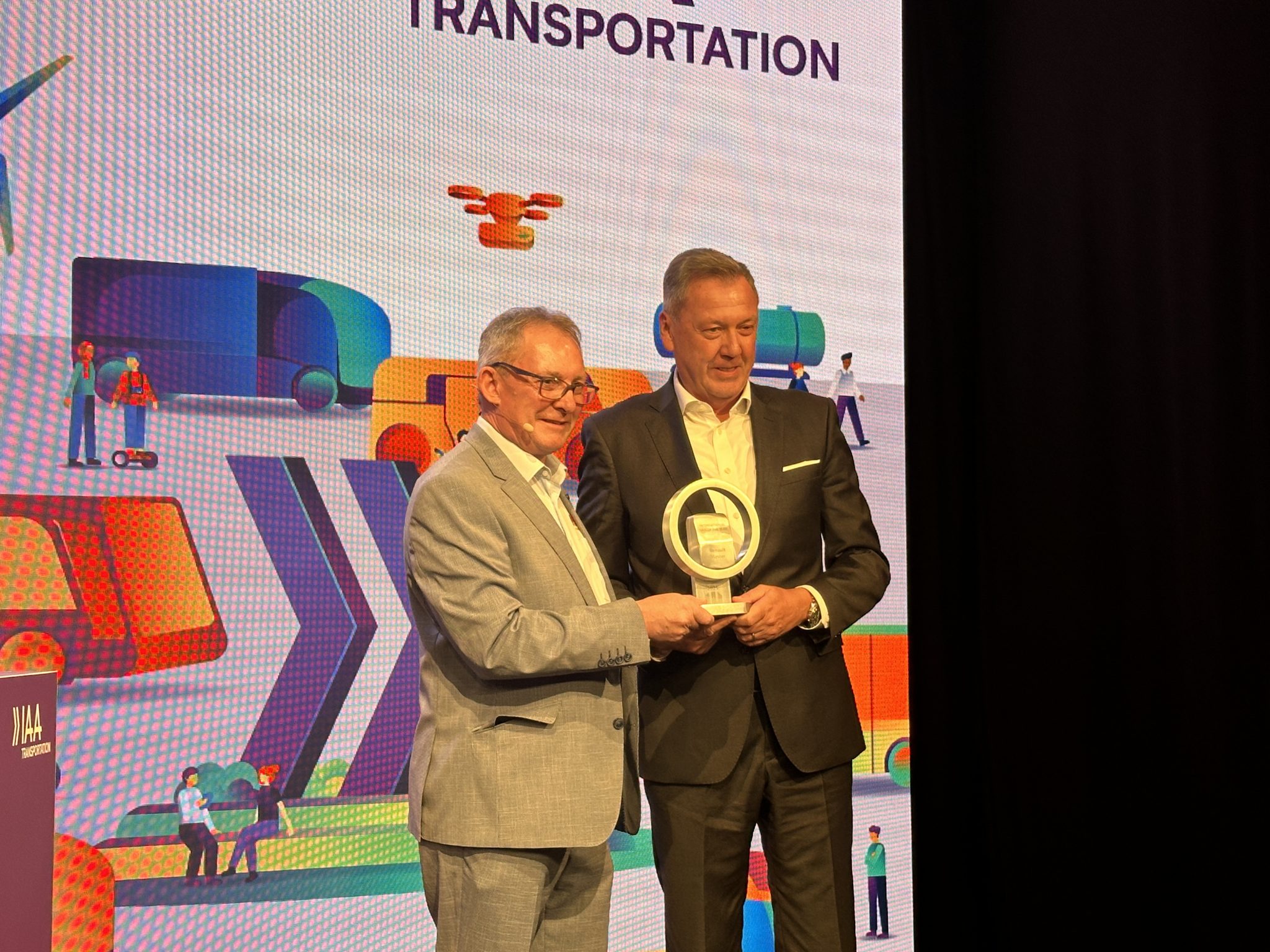 Renault Master wins International Van of the Year 2025 award - Van Reviewer