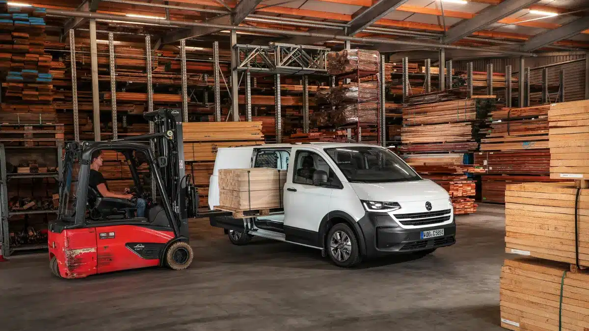 VW expands Transporter range with new dropside and others - Van Reviewer